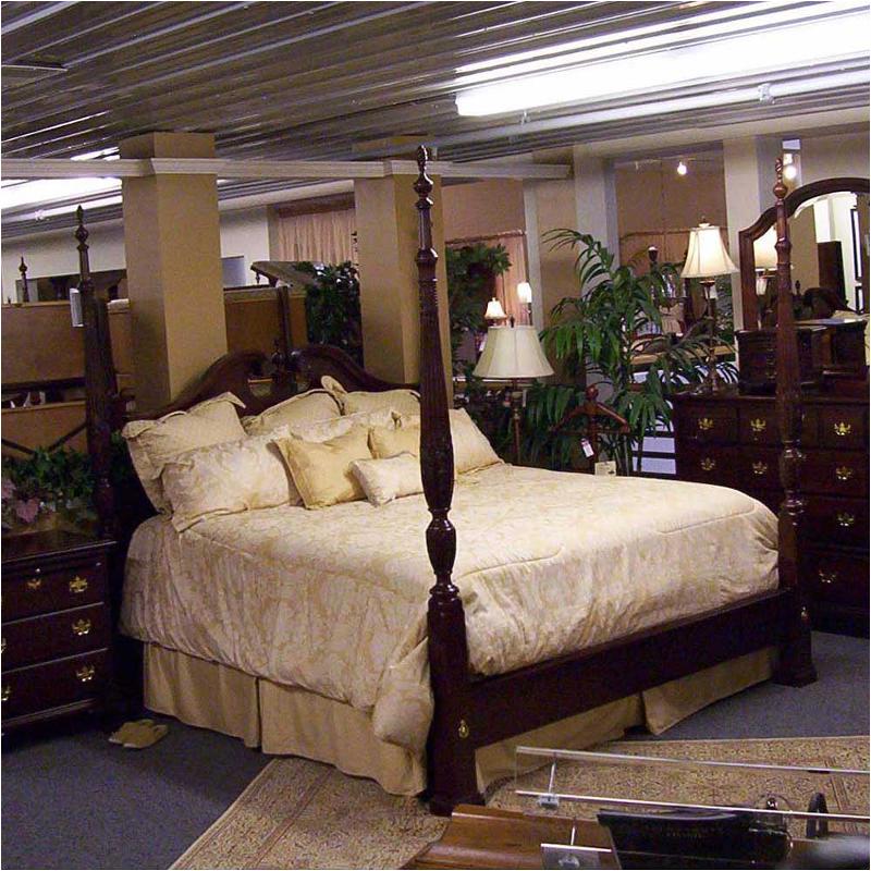 60-137h Kincaid Furniture Queen Broken Ped Rice Bed