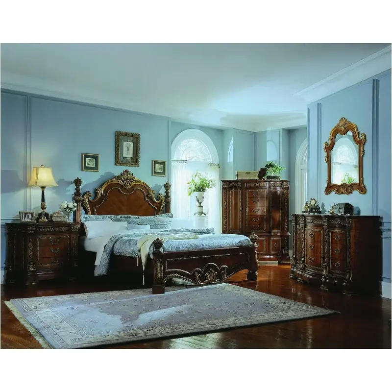 575160 Pulaski Furniture Royale Eastern King Lo Poster Bed