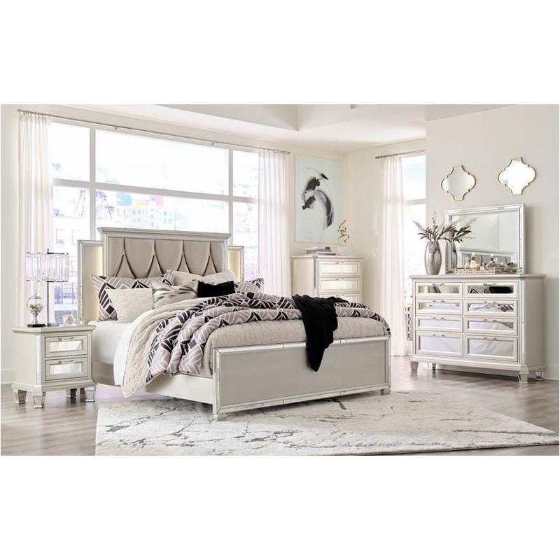 B758-77 Ashley Furniture Lindenfield Queen Upholstered Panel Bed